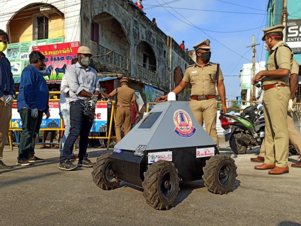 To Ensure People Follow Covid-19 Lockdown, Police Deploys Robots In ...