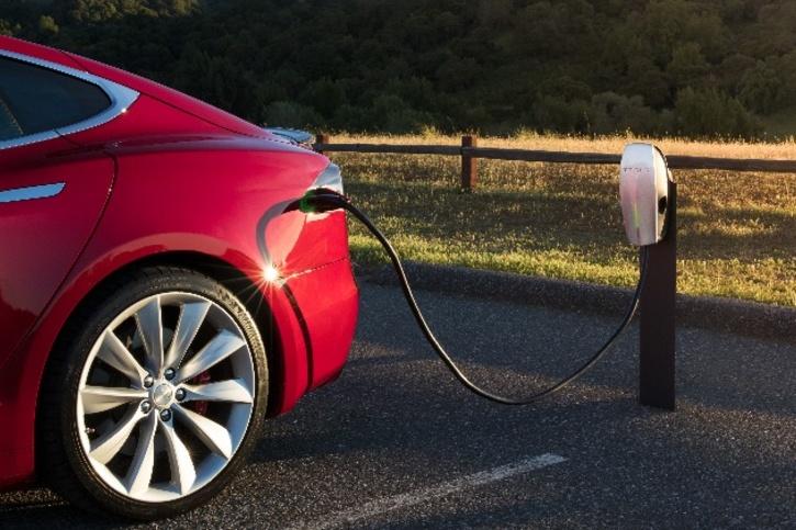 Does Tesla Model 3 Have Reverse Charging? Can It Power The Grid?