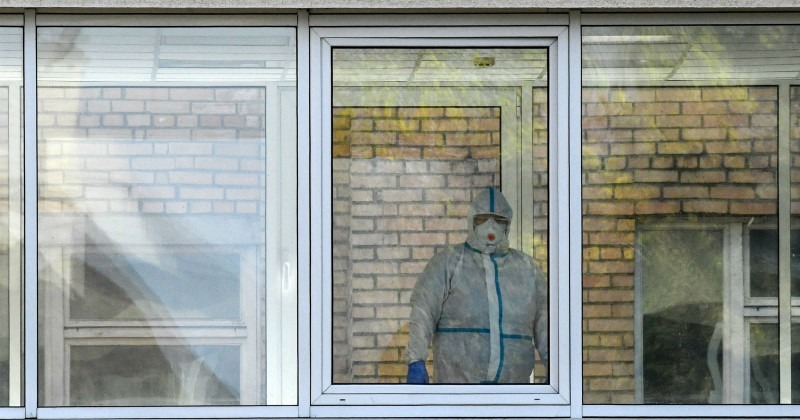 3 Doctors Critical Of Russia's Handling Of COVID-19 Fell From Hospital ...