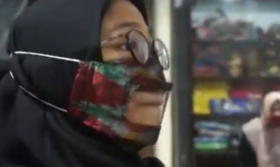 Indonesian Tailors Make See Through Masks To Make Communication Easier ...