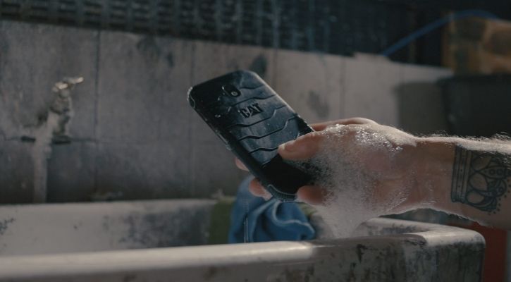 CAT S42 Smartphone Claims To Have Antibacterial Body With 99.9% Germs ...