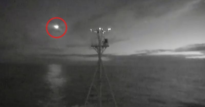 Ship Captures Rare Video Of Meteor Entering Earth's Atmosphere And ...