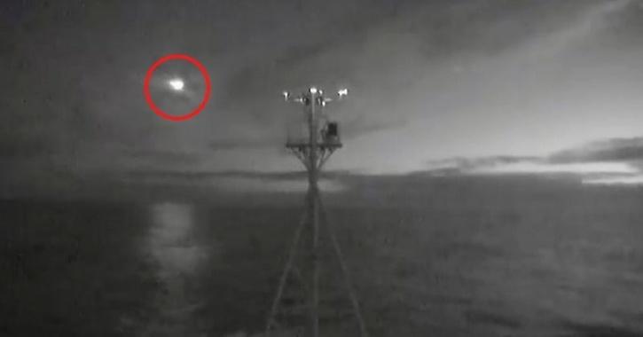 Ship Captures Rare Video Of Meteor Entering Earth's Atmosphere And ...
