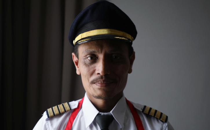 Kapten Corner: Malaysian Pilot's Noodle Stall Takes Off After He Loses ...