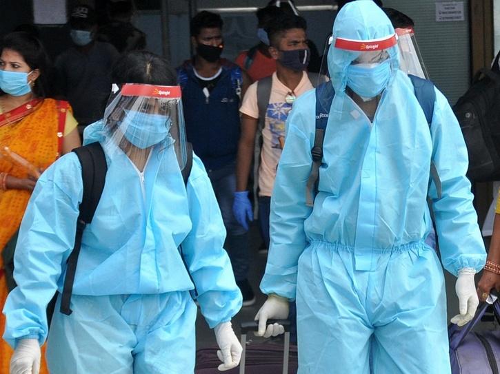 Man Tries To Smuggle Gold Concealed Inside Facemask, Arrested; Second ...