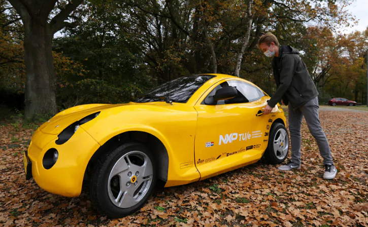 Dutch Students Build An Electric Car Made From Recycled Material