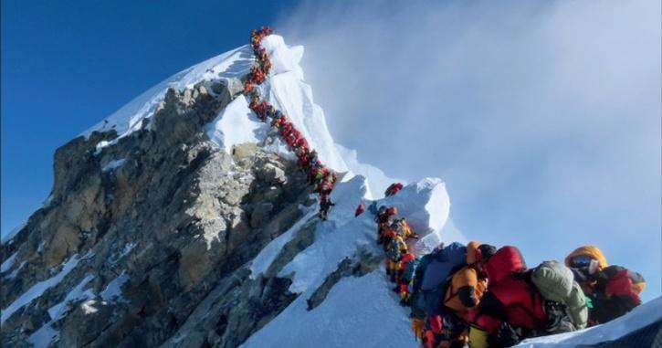 Ice On Mount Everest That Took 2,000 Years To Form Melted Away In Just ...