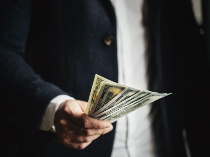 Instagram Influencer Who Snatched $3,300 From A Delhi Man To Party In ...