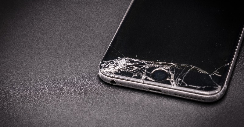 Apple Patents Foldable iPhone With Screen That Heals Scratches On Its Own