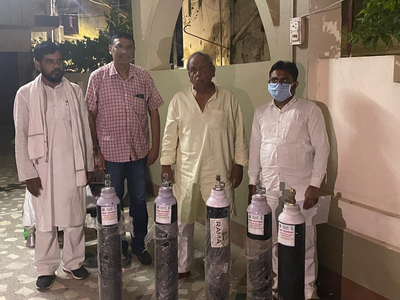 How Citizen Groups Are Helping COVID-19 Patients In Need Of Oxygen Supplies