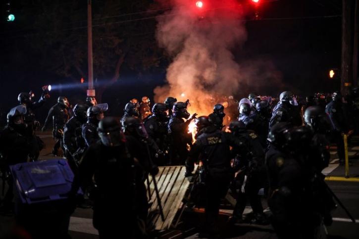 Portland Protesters Hurl Fire Bombs At Police On 100th Day Of ...