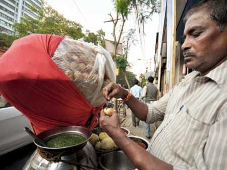Kolkata's Legendary Phuchkawalas Are Back, But Not All Are Taking ...