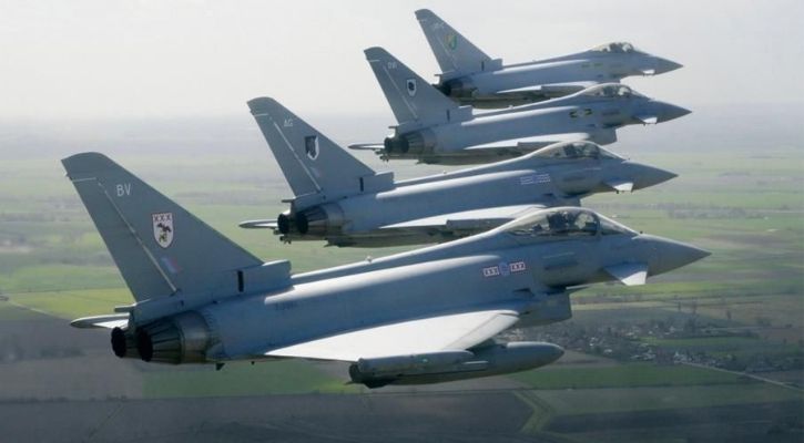 How They Photograph Fighter Jets Thousands Of Feet In The Air