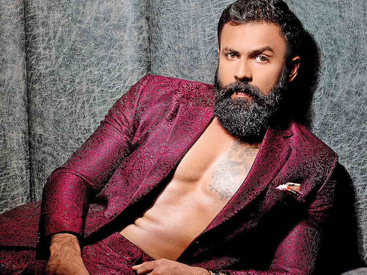 Kannada Actor Arjun Gowda Turns Into An Ambulance Driver Taking COVID ...