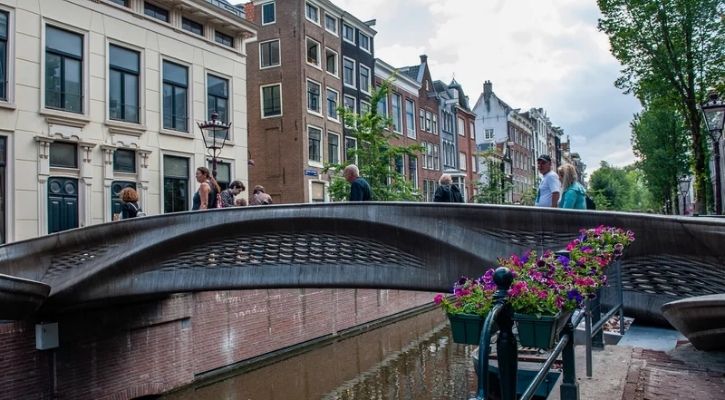 World's First 3D-Printed Steel Bridge Opens In Europe, And People Are ...