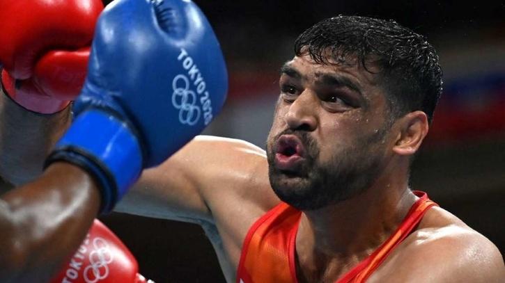 Farhan Akhtar, Randeep Hooda Laud Boxer Satish Kumar For His Bravery ...