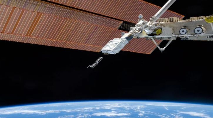 SpaceX's Starlink Satellites Cause 1,600 Near-Crashes In Orbit Per Week