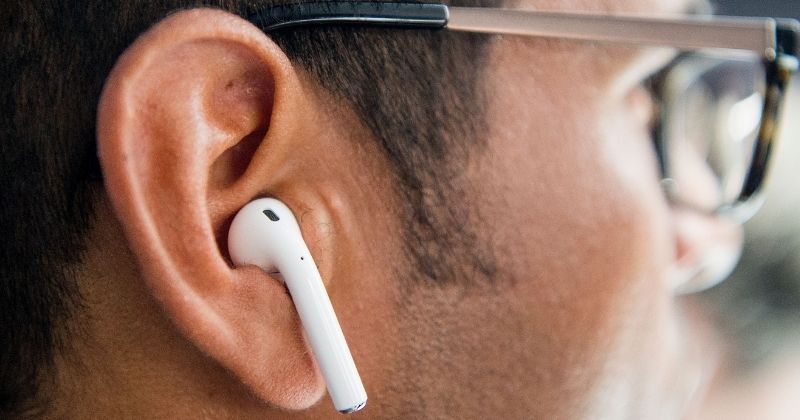 28-Year-Old Dies Of Heart Attack After His Bluetooth Headphone Exploded