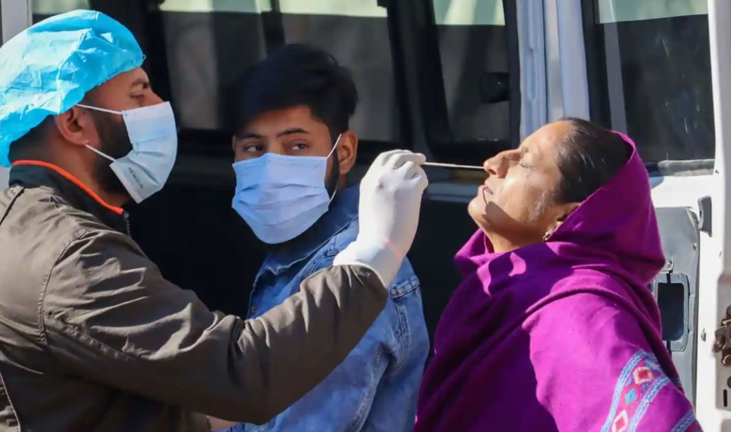 Omicron Cases Are Now Doubling In 3 Days In Areas With Community ...