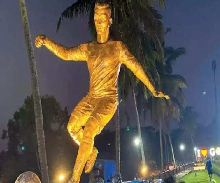 The Statue Of Cristiano Ronaldo Has Been Installed In The Capital City ...