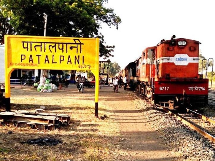 5 भूतिया रेलवे स्टेशन: कहीं क्रांतिकारी रोकते हैं रेल, कहीं CRPF जवान ...