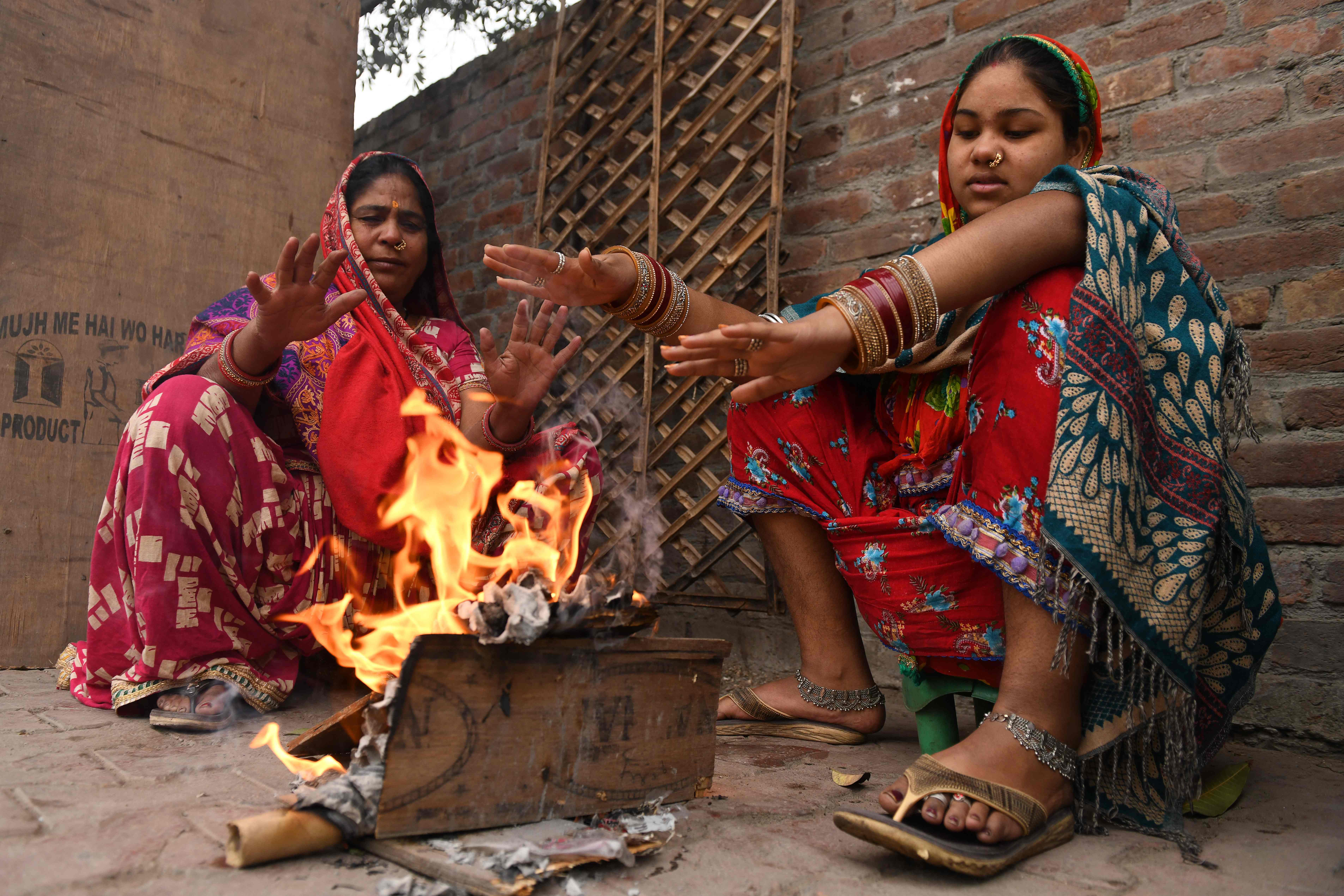 Temperature Dips To -20 In Drass, -6 In Srinagar As North India Shivers ...