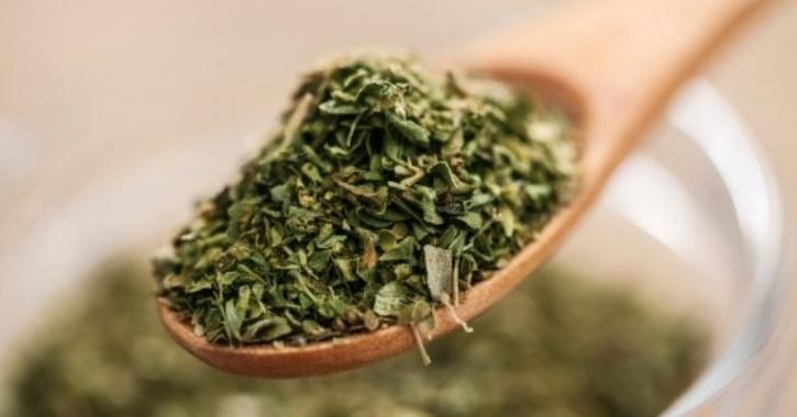 Two Common Herbs Found To Have Anti-Cancer Properties: How Can We Use Them?