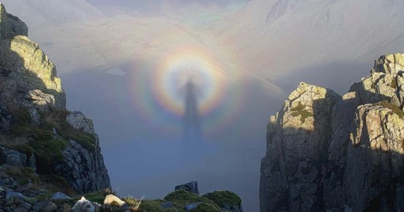 Hiker Spots 'Ghost' In Mountains - But It Turns Out To Be A Rare Phenomenon