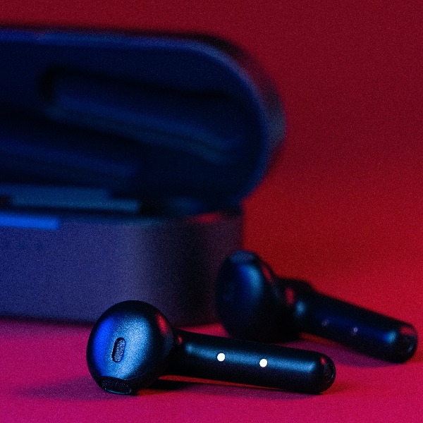 This Startup's Earbuds Are Able To Predict Seizures And Assess Sleep ...
