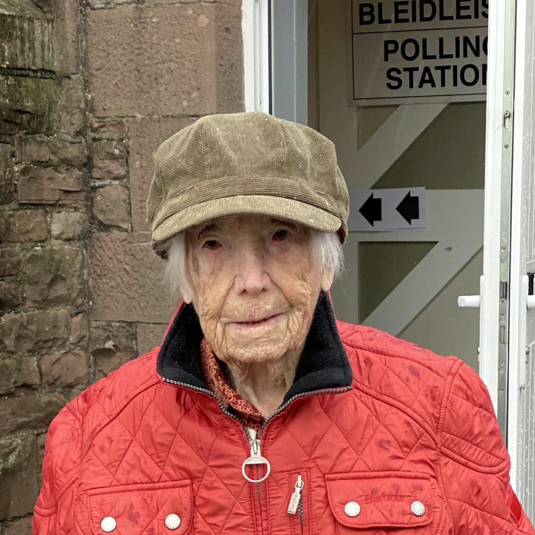 Amy Hawkins Becomes An Internet Sensation After Going Viral On TikTok