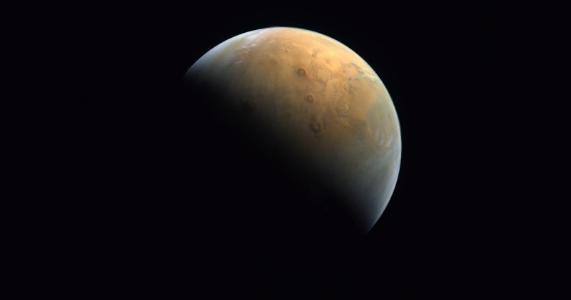 UAE's Hope Mars Probe Sends 1st Ever Images Of Mars Taken By Arab ...