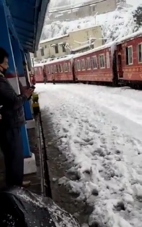 Watch: The Shimla-Kalka Heritage Train Surrounded By Heavy Snowfall
