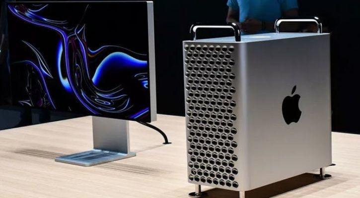 Tim Cook Gave Donald Trump A ‘2019 Mac Pro’ Fully Made In USA As Goodbye