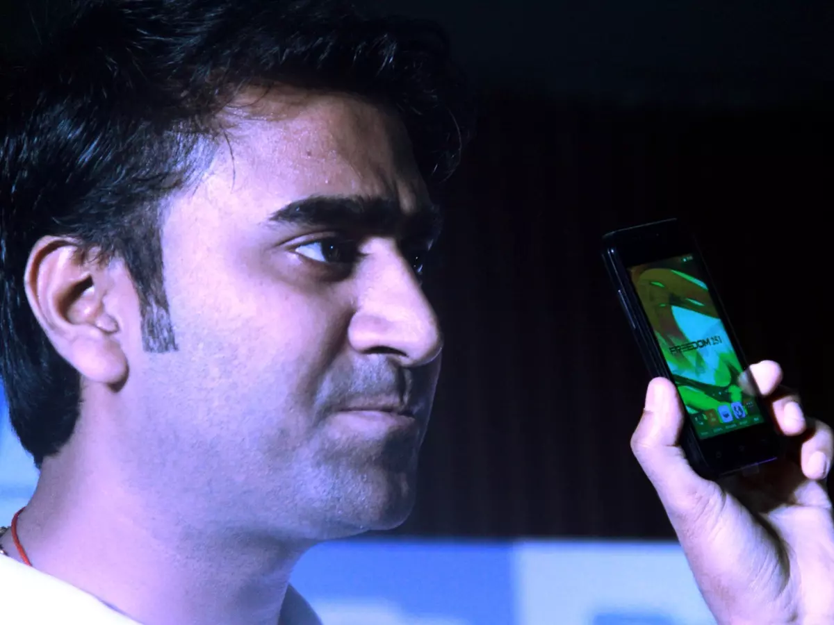 Freedom 251 Fame Mohit Goel Arrested Again This Time For A Rs 200