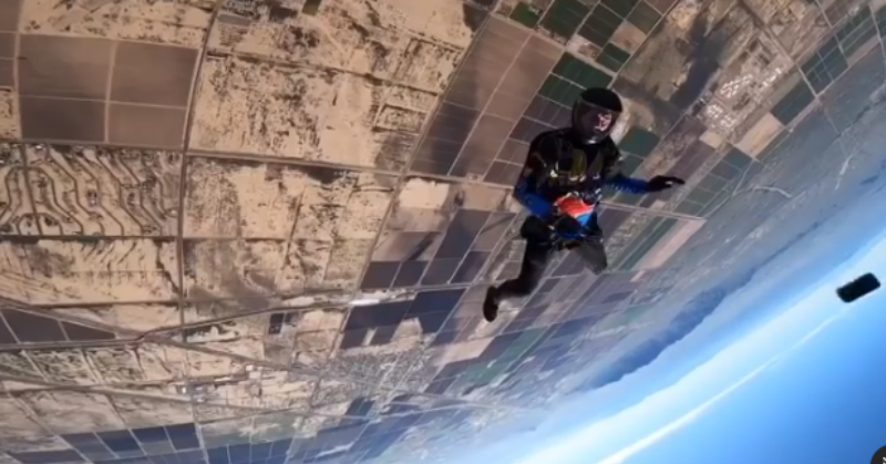 iPhone Survives 12,000 Feet Fall