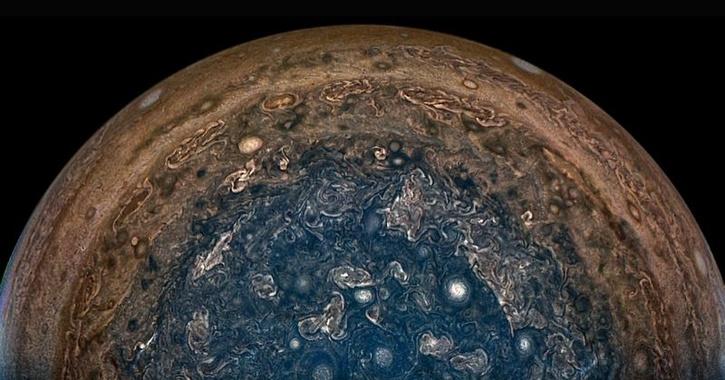 Scientists Solve Jupiter's 40-Year-Old X-Ray Blasts Mystery