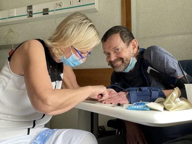 World's First Double Arm Transplant Patient Can Now Flex His New Biceps