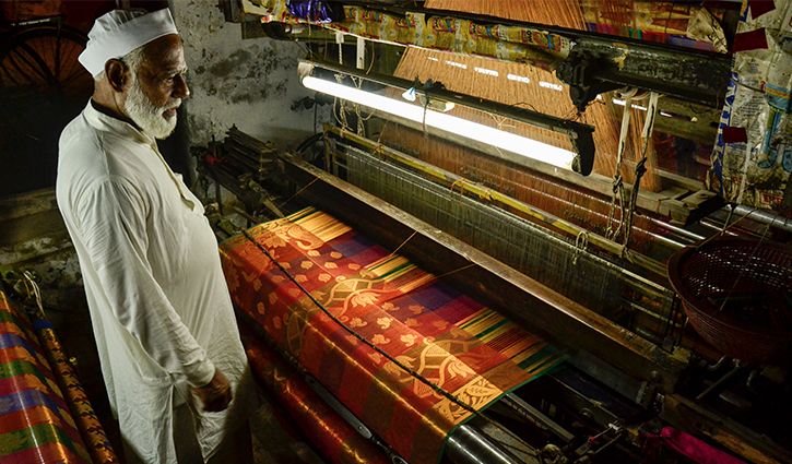 Six Women Come Together To Help The Weavers' Community Affected By ...