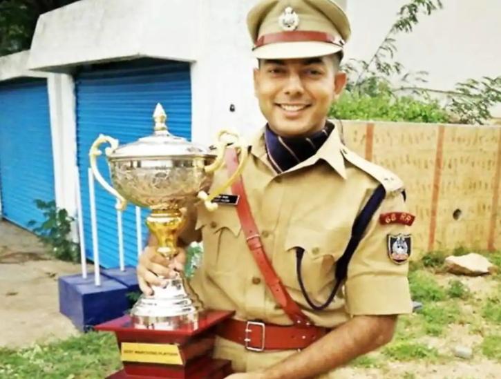 पुलिस अफसर पिता मारे गए, बेटे ने खुद को संभाला, संघर्ष करते हुए IPS ...