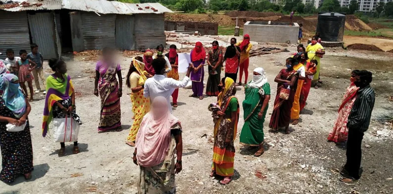 Maharashtra Woman Starts Fundraiser To Provide Rations To Nomadic Communities Facing Starvation