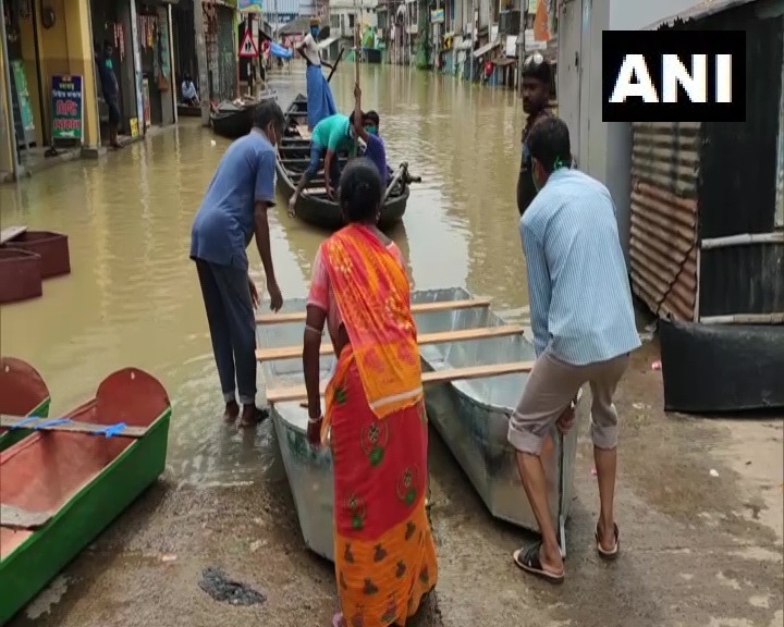 People In This Bengal District Use Boats To Travel As Roads Submerge In ...