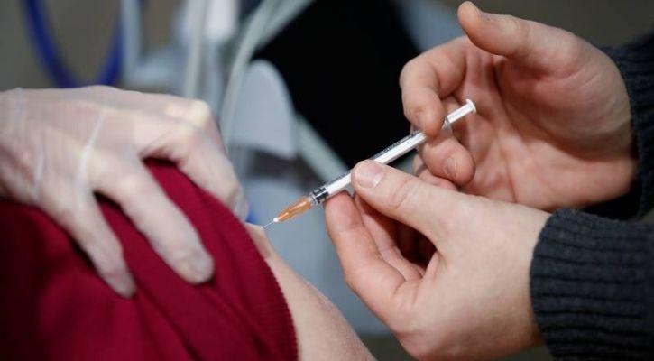 Moderna COVID Vaccine Is Causing Skin Rashes In Few Cases, But Don't Worry