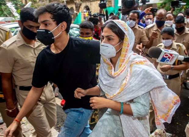 Vicky Kaushal Almost Rejected 'Uri', Rhea Gets Her Bank Accounts ...