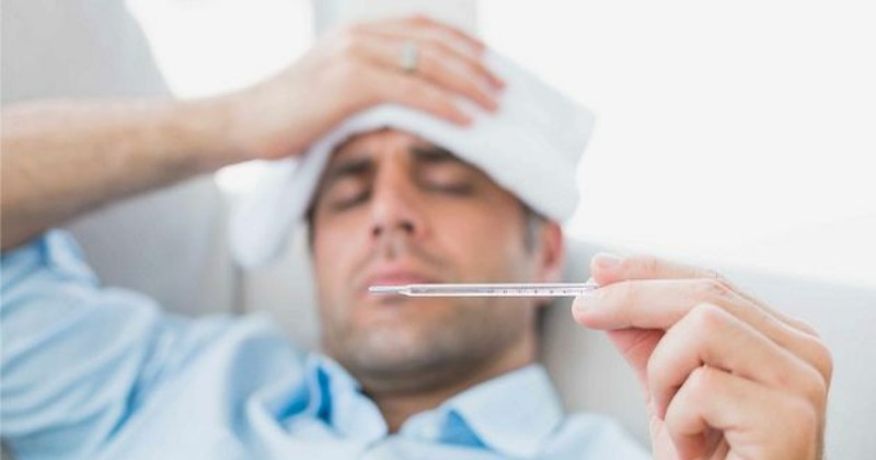 डेंगू बुखार से जल्द रिकवरी के लिए क्या खाएं, क्या नहीं?