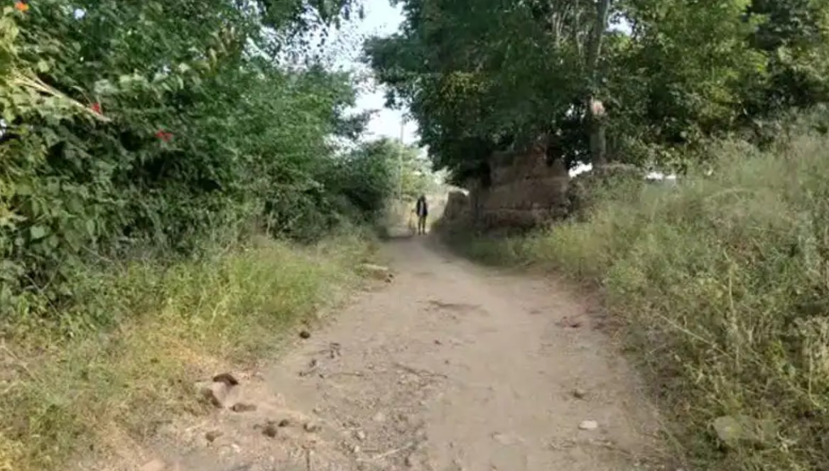 Mysterious Ghost Village Of India | भूतों ने अपने आतंक से खाली करा दिया ...