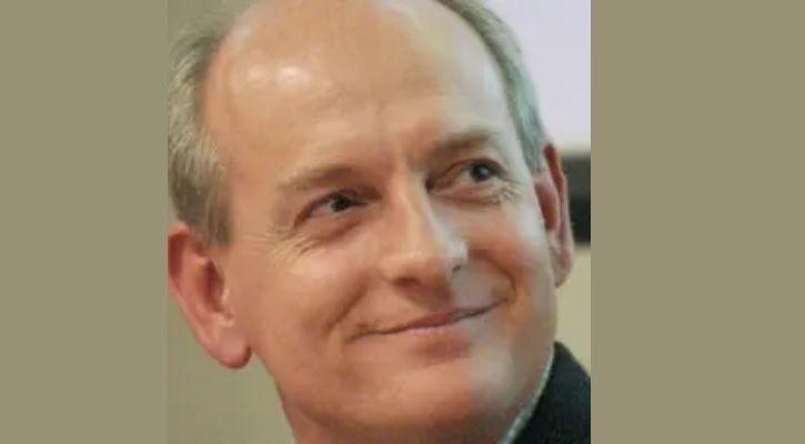 AI Specialist Stuart Russell Says AI's Quick Development Is Spooking ...