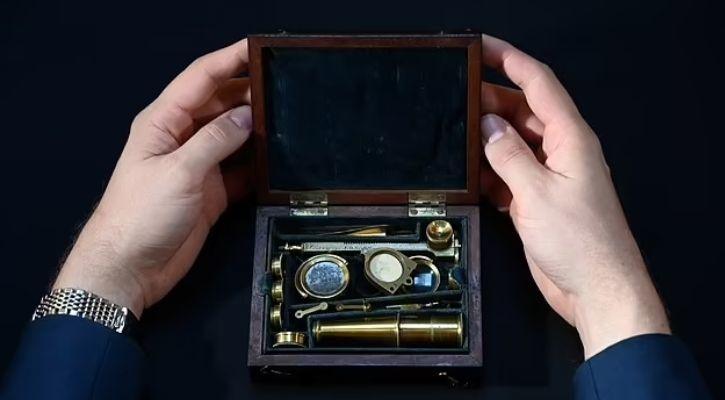 Microscope Used By Charles Darwin Is Up For Auction For $480,000