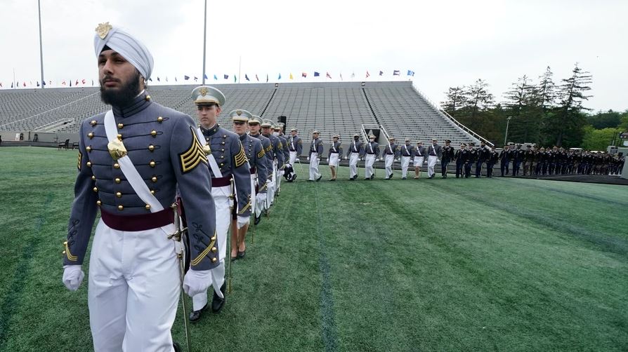 Sikh Americans In The US Military Are Fighting To Keep Their Turbans ...