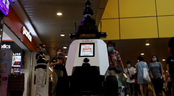Meet Xavier, Singapore's Robot Cop That Will Penalise Human Bad Behaviour