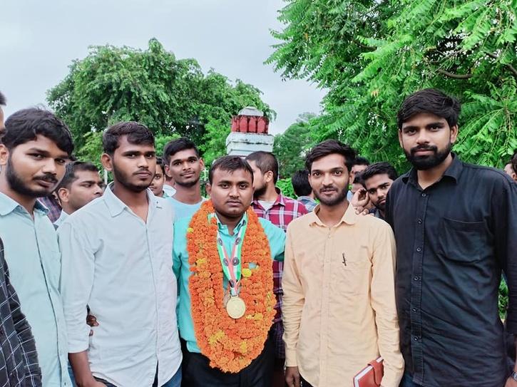 Amit Rajpoot: UP के कस्बे का एक लड़का दुनिया का सबसे युवा कॉलमनिस्ट बन ...